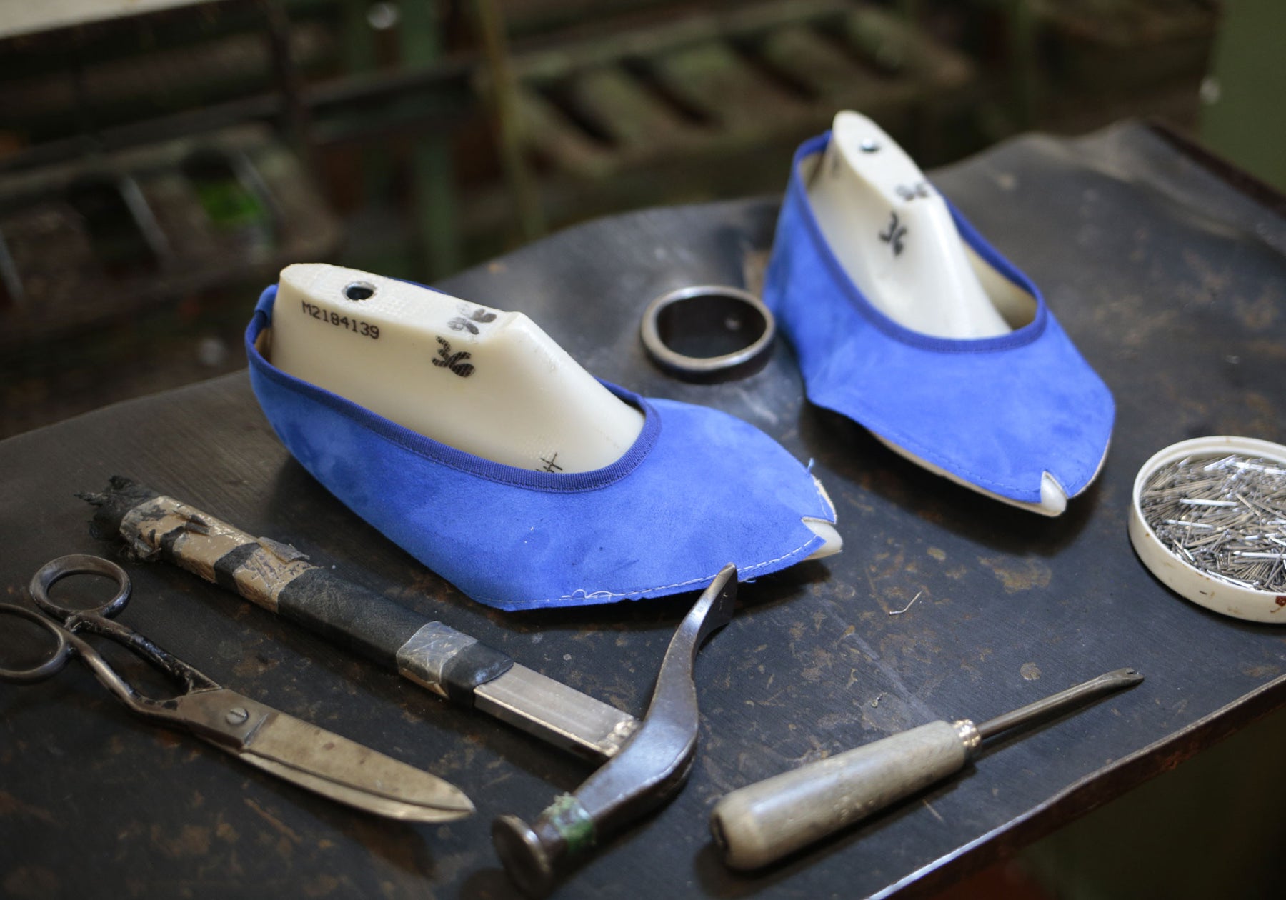 Ballerine décolleté nere in pelle con tacco